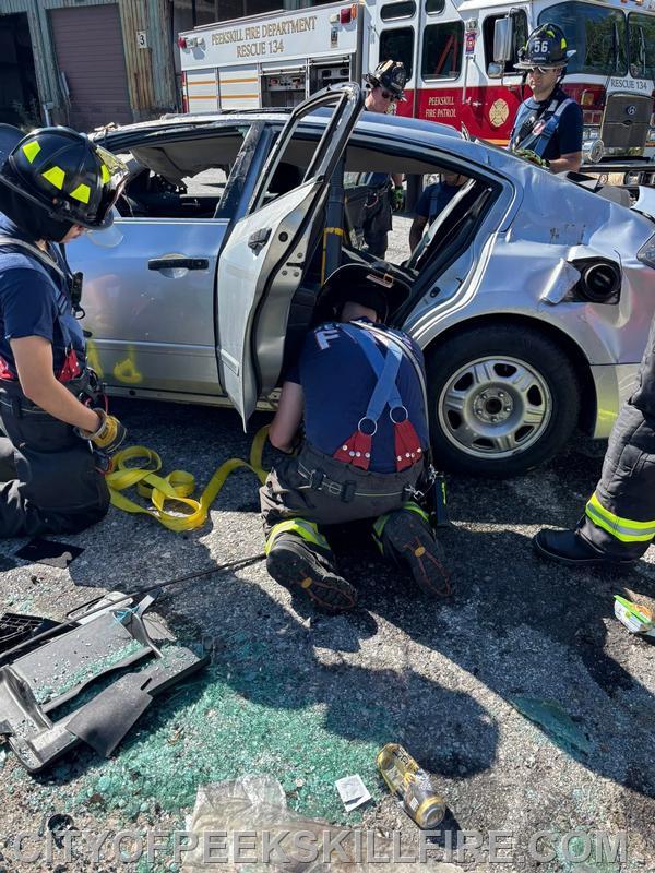 Vehicle Stabilization Drill - City of Peekskill Fire Department